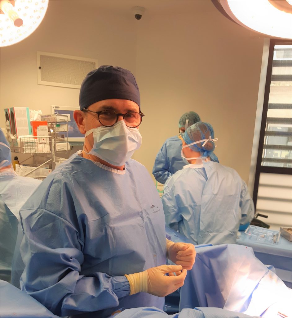 Implantations of inflatable prostheses in Paris! - Zephyr Surgical Implants